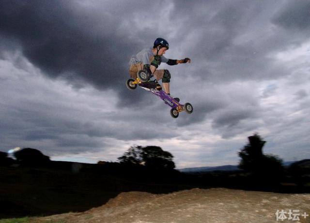 Matt Brind挑战无极限,山地中飞腾的滑板魅力无边