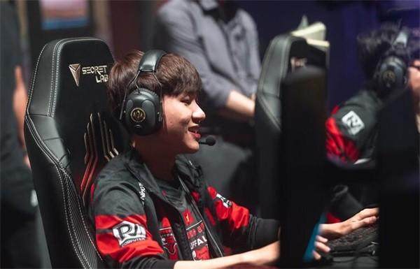 JKL四杀助队全胜 G2新套路杀爆SKT